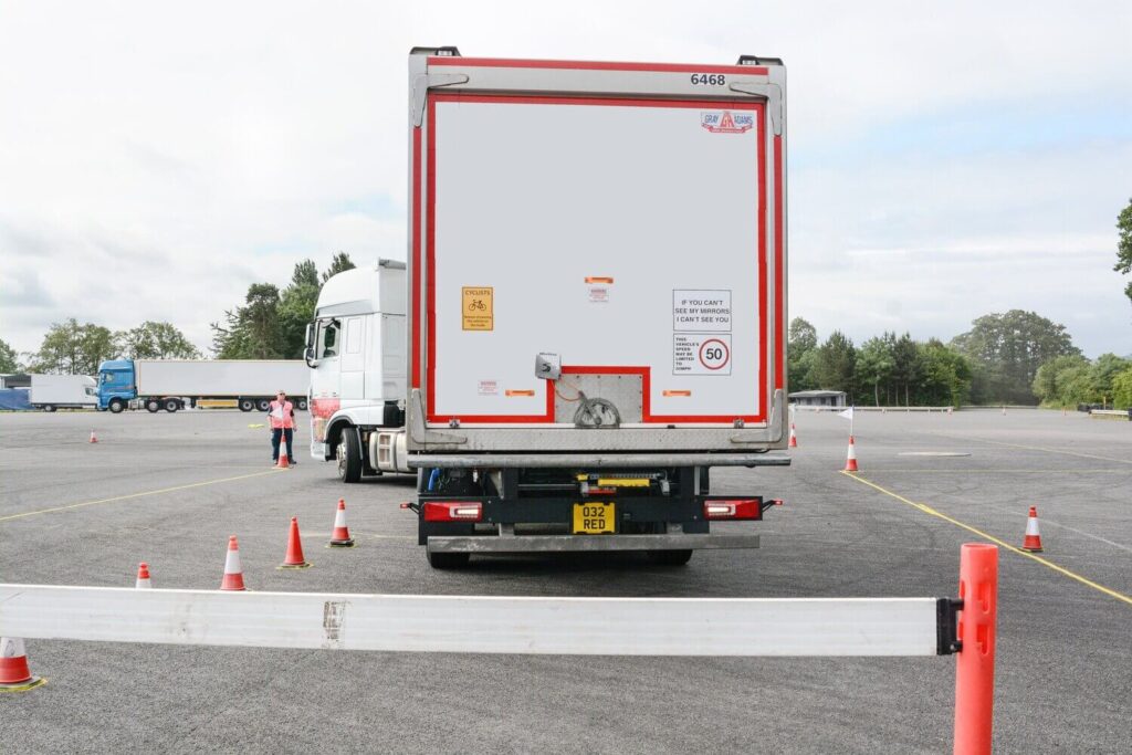CAT CE (Class 1) Licence Acquisition | RED Driving School